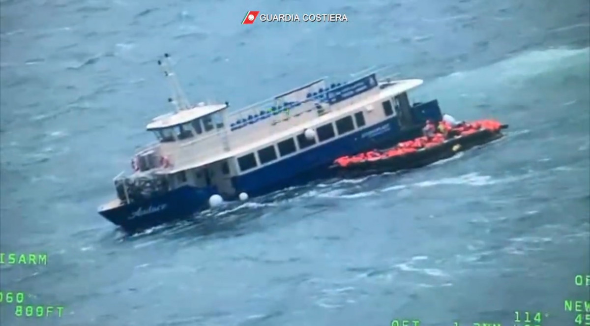 Guardia Costiera, soccorso in mare: “Salvataggio di 80 persone dalla ...
